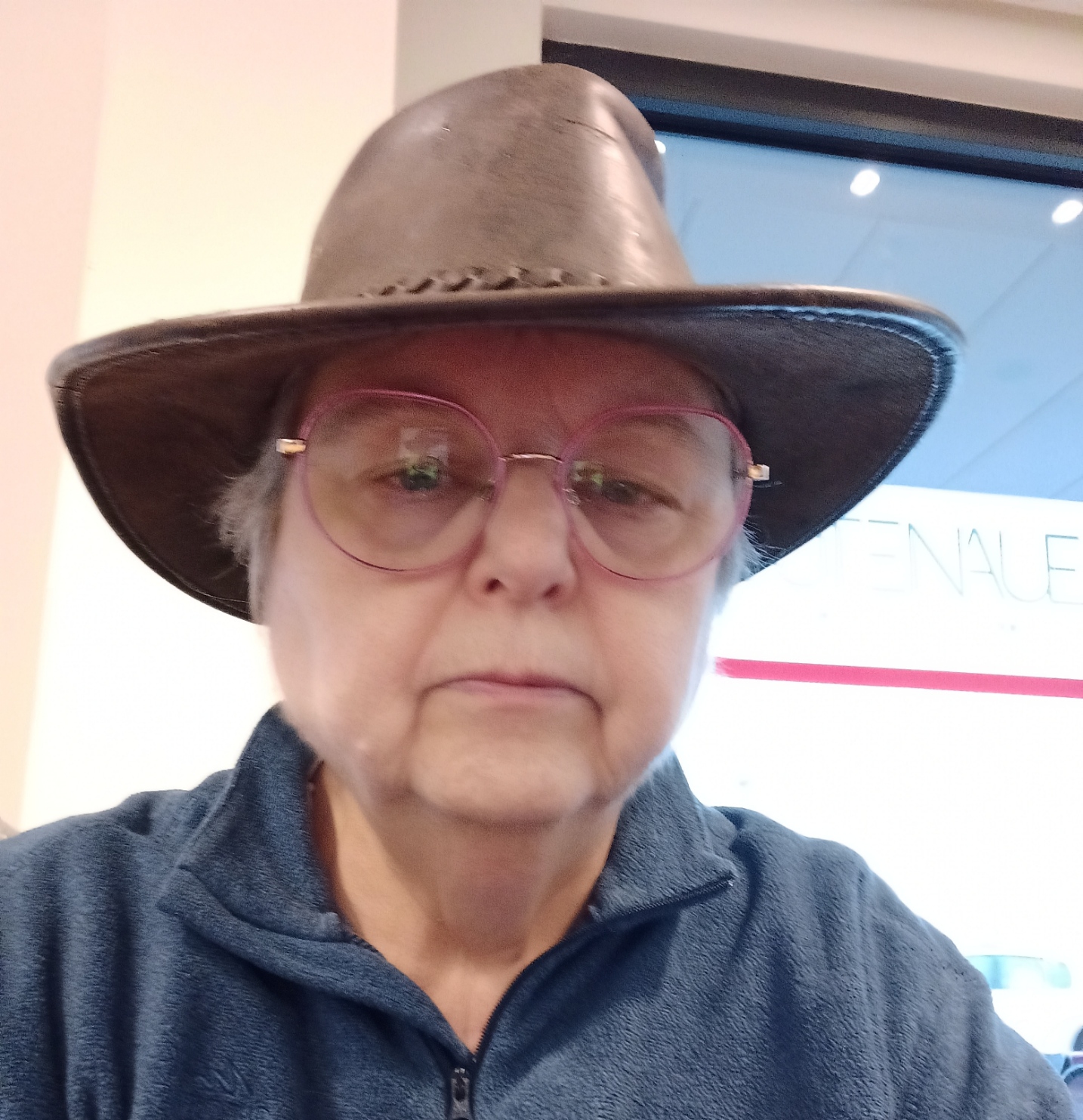 À propos – Iris Gutfried, Poète et Sociologue